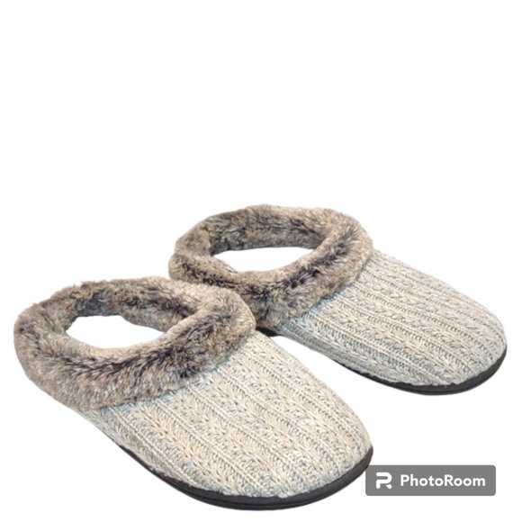 dearfoams | Shoes | Dearfoams Grey Cable Knit Faux Fur Collar Memory ...